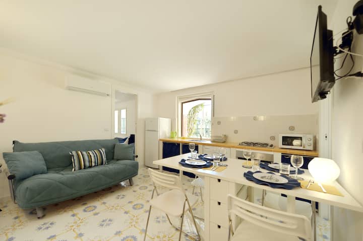 Casa Centane, Casetta Con Giardino - Procida