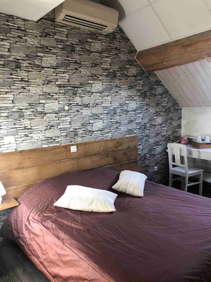Chambre Jura Dans Village Viticole - Poligny