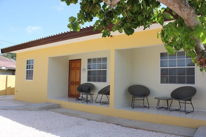 Centrally Located & Clean Apartment - Curaçao