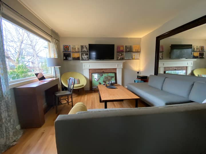 Hawthorne - A Block Or 2 To Just About Everything! - Portland, OR