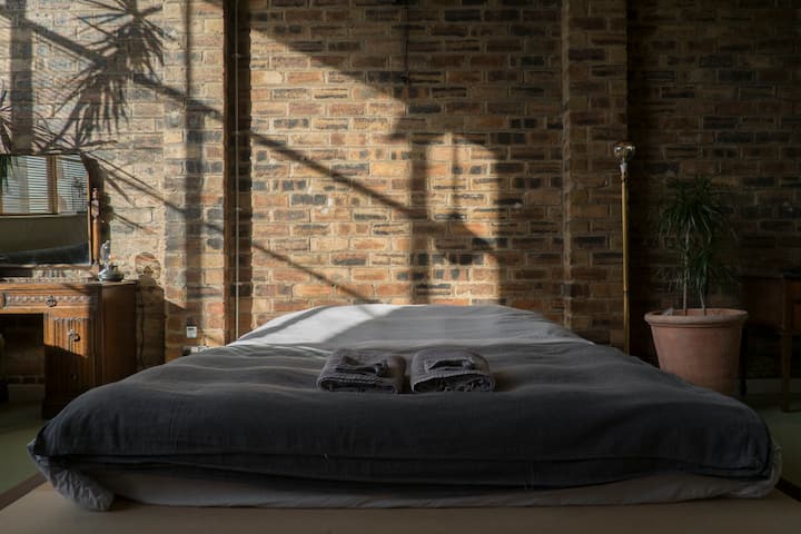 Industrial Loft Apartment City Centre - Leith