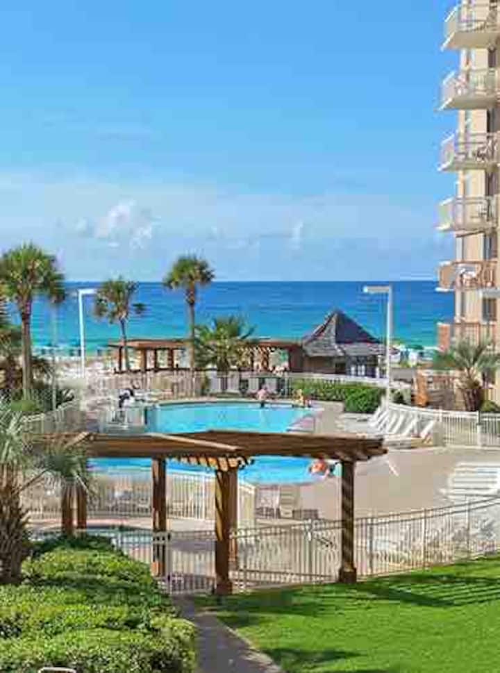 Pelican Resort Beachfront! Amazing Directgulf View - Destin, FL