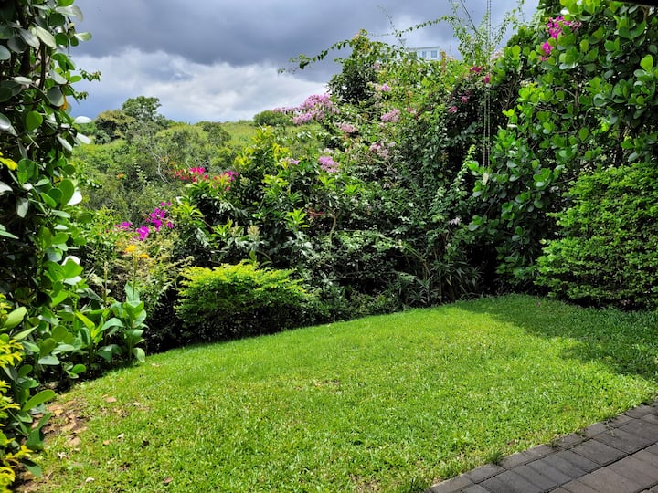 Nature Lookout With Private Garden - San José