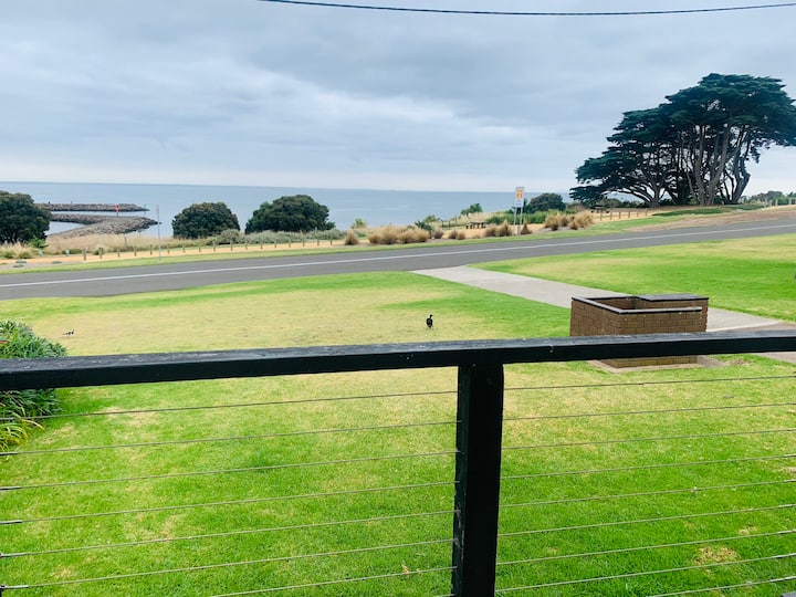 Beach Front: Esplanade - Portarlington, Australia