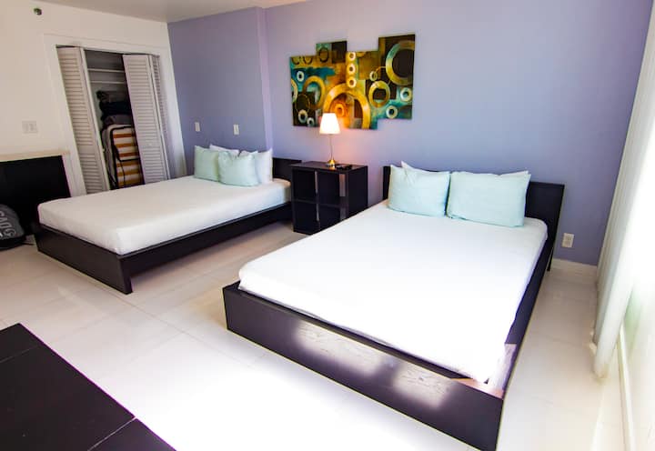 Bay View Studio Beach Access Wifi Parking - Miami Beach, FL