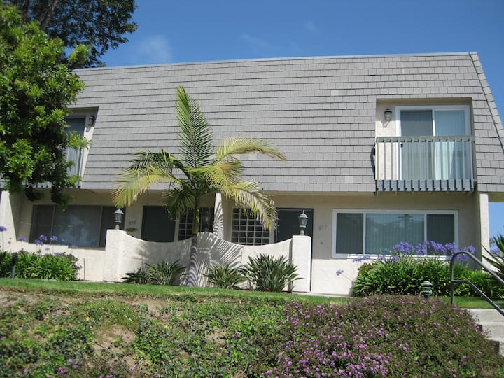 Remodeled Solana Beach Condo West Of 5 - Del Mar, CA