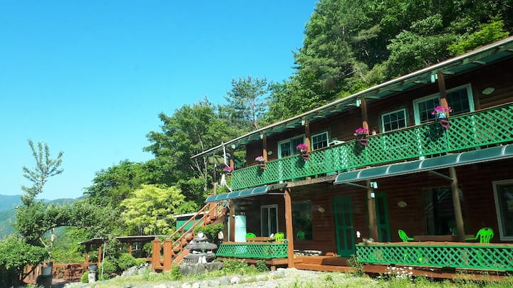 정선 약초산방 다래방(통나무집, 5~6명 - 정선읍