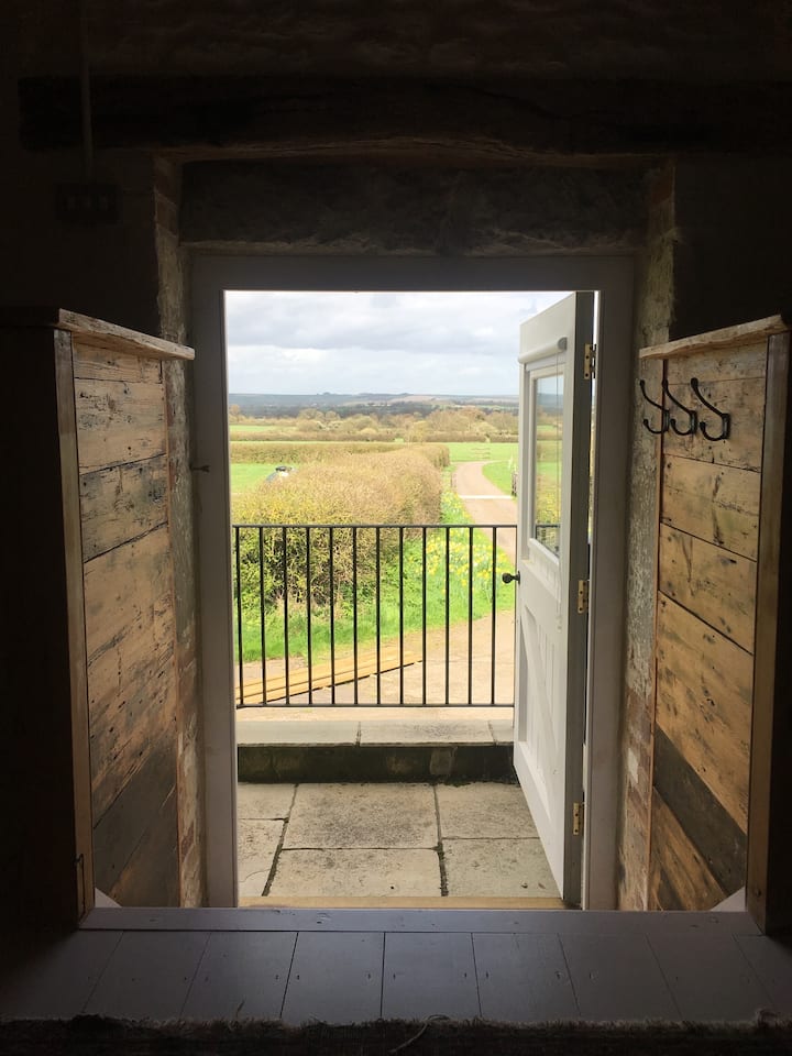 The Old Barn, Motcombe - Shaftesbury