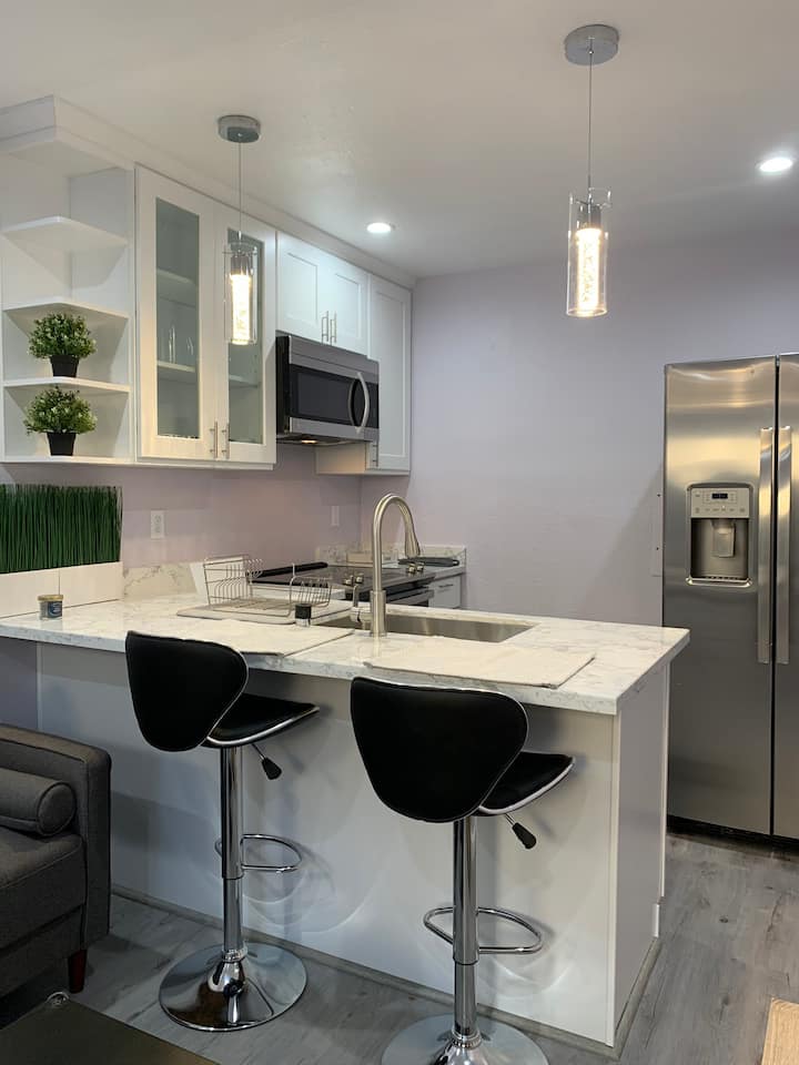 Newly Renovated Cozy Home Away From Home!! - Fremont, CA