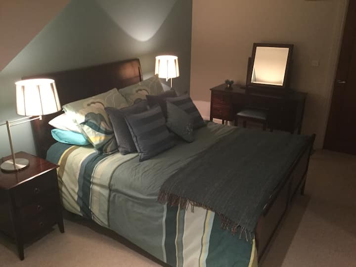 Luxury Double En Suite Bedroom - Oranmore
