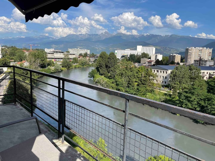 Très Bel Appartement Au Bord Du Fleuve De L'isère. - Grenoble
