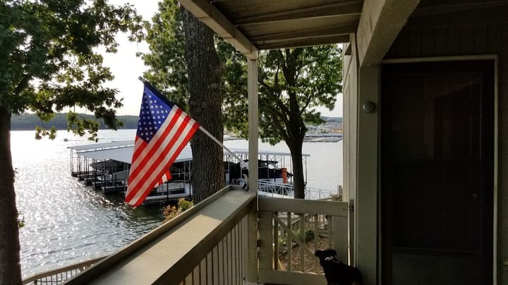 Stunning Condo In The Heart Of Lakefront Living! - Camdenton, MO