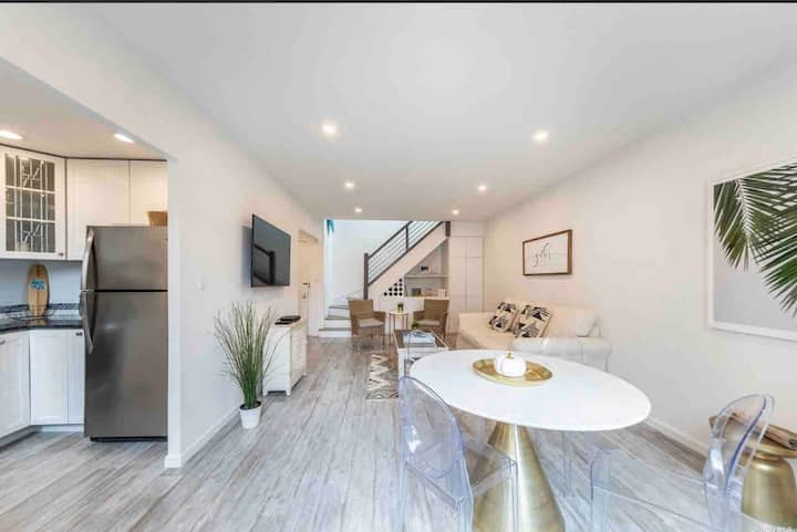 Oceanfront Beach Getaway - Available July Only! - Long Beach, NY