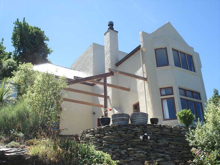 Royal Wullf Lodge, 7 Woodbury Rise. - Queenstown