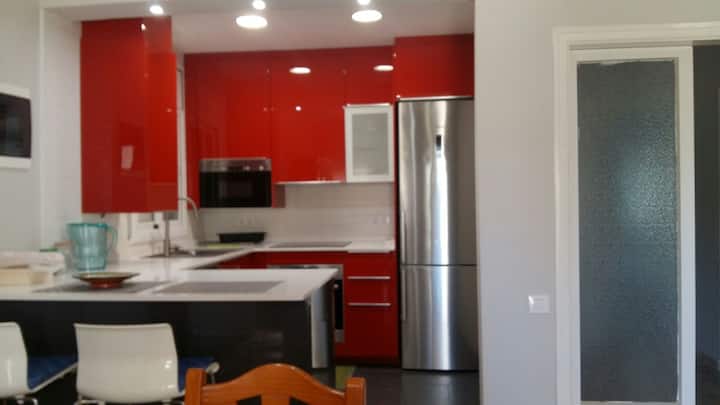 Bonito Apartamento A Un Minuto De La Playa. - Calafell