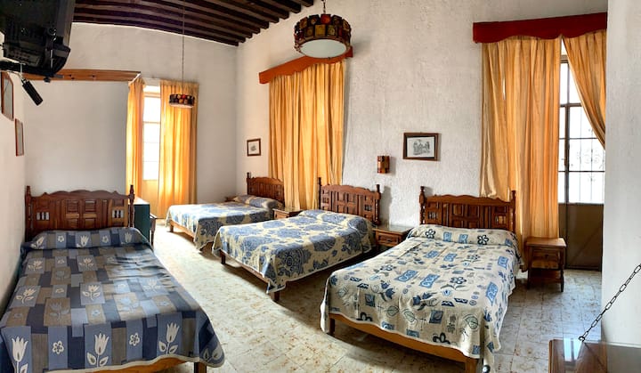 Amplia Habitación En Hotel Del Centro Histórico - Morelia