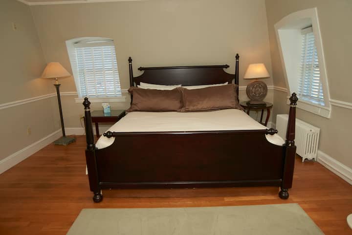 2 Bedroom Apartment - Newport, RI