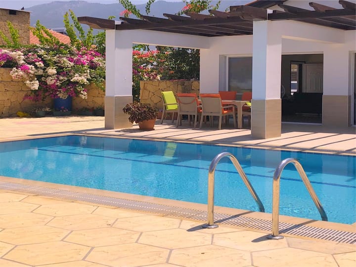 2 Bedroom 2 Bath + Pool Sea And Mountain View - Cyprus
