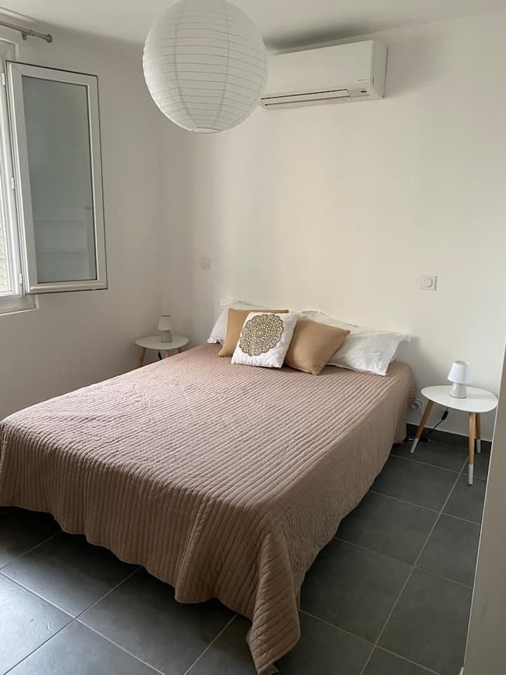 Grand Appartement Avec Parking Gratuit Sur Place - Corte