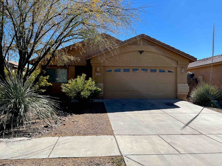 Lady T’s Serenity Getaway Near Tus Airport - Tucson, AZ