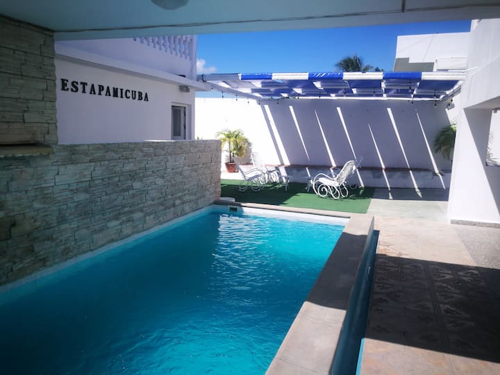 Estapamicuba/piscina - Havana