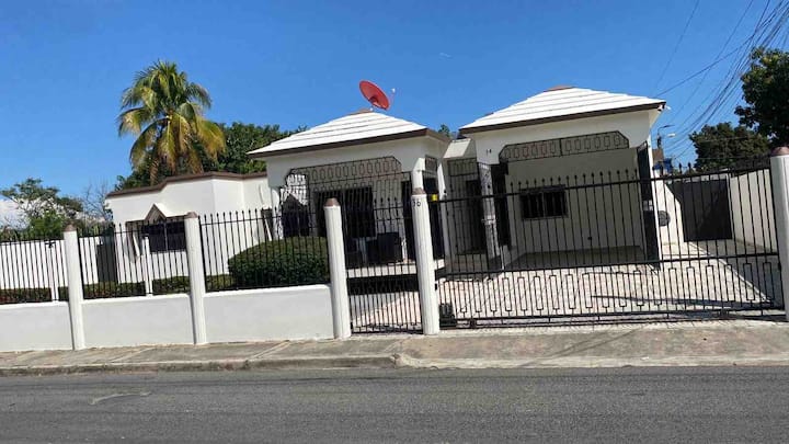 Alojamiento Con Piscina En Bonao - Dominican Republic