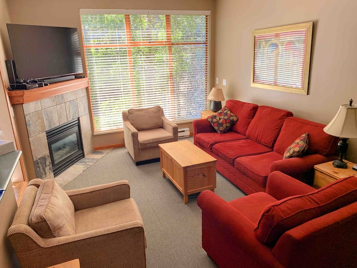 Whistler Village 2br (Sleeps 7), Pool/hot Tub! - ウィスラー・ブラッコム