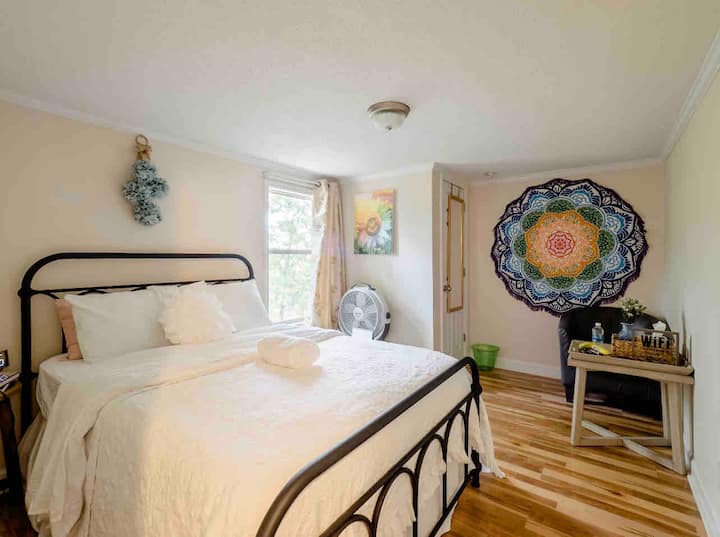 Grace-full Country With Love And Laughter - 百老匯