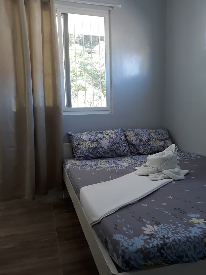 Bunakidz Lodge Family Rm 2 (Town Proper) - El Nido