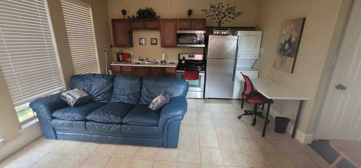 1. Guest Apartment With A Yard. - Irving, TX