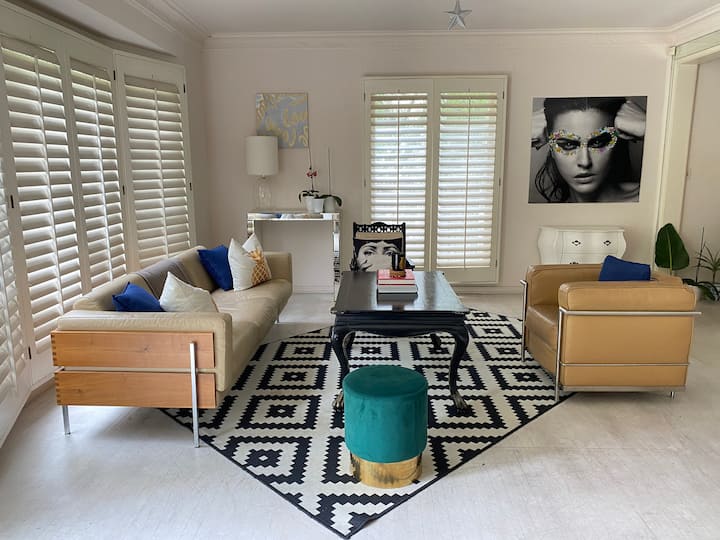 Beverlyhills Private Townhouse Room - Beverly Hills, CA