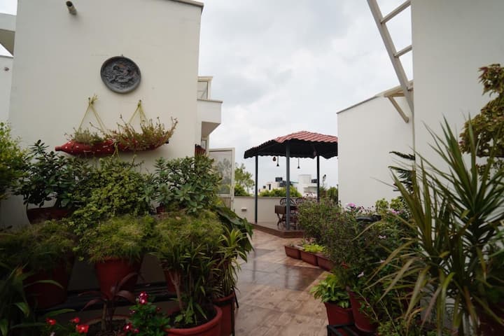 Terrace Room Wt Gazebo @ Green Park Hauz Khaz Vill - Neu Delhi