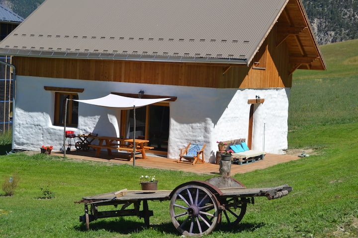 Gîte à La Ferme Deux Pailles Et De Bois - Lac du Lauzanier