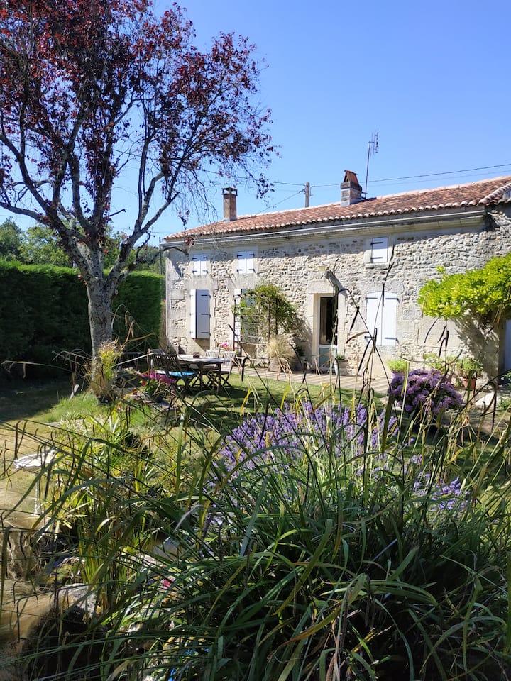 Maison Charentaise De Charme Avec Piscine - Rioux