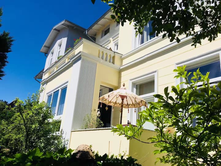 Lübeck Souterrain Wohnung In Alter Villa
古老温馨的家 - Lübeck