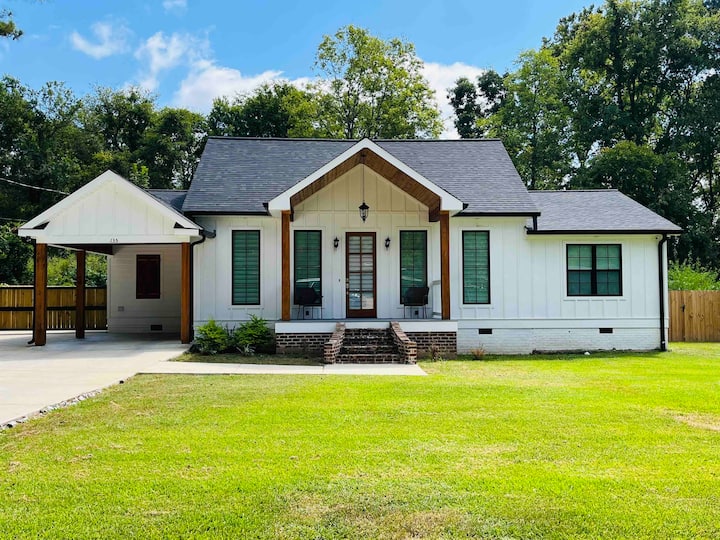 Central Location | New Build | Ev Charge - Starkville, MS