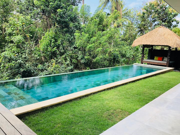 Villa Tara With Beautiful Jungle View - Ubud
