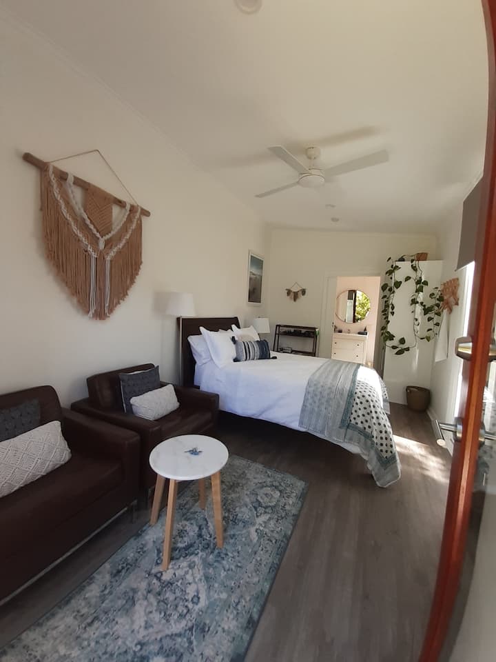 The Indigo Room - Guest Studio - Braidwood
