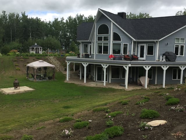 8 Best Fishing Lodges In Saskatchewan, Canada | Trip101