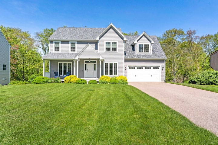 Spacious Vacation Private Home, 5 Min To Beaches! - Narragansett, RI