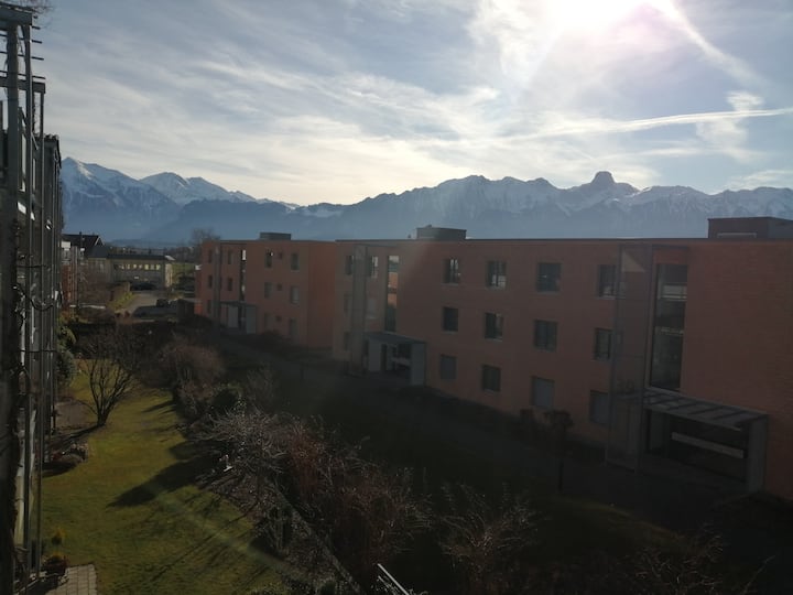 Lovely Guestroom With Balcony, View Of Mountains - Steffisburg