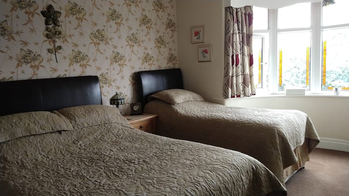 Large Family Room With En-suite. Hollingworth Lake - Rochdale
