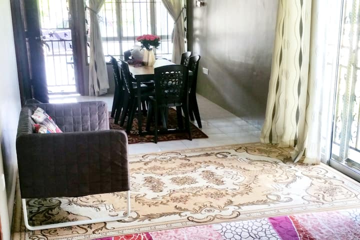 Anitahomestayjb - Pekan Nanas