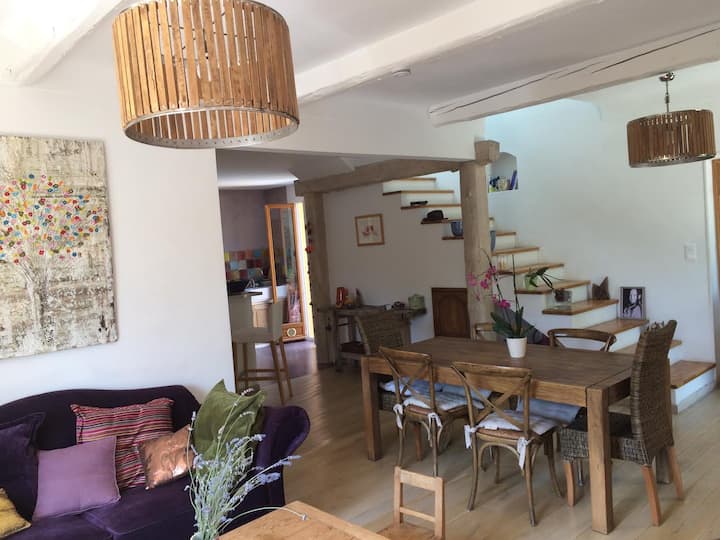 Charmante Maison De Famille à Louer à Grasse - Grasse