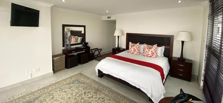 Umhlanga Accommodation - Beachfront - uMhlanga