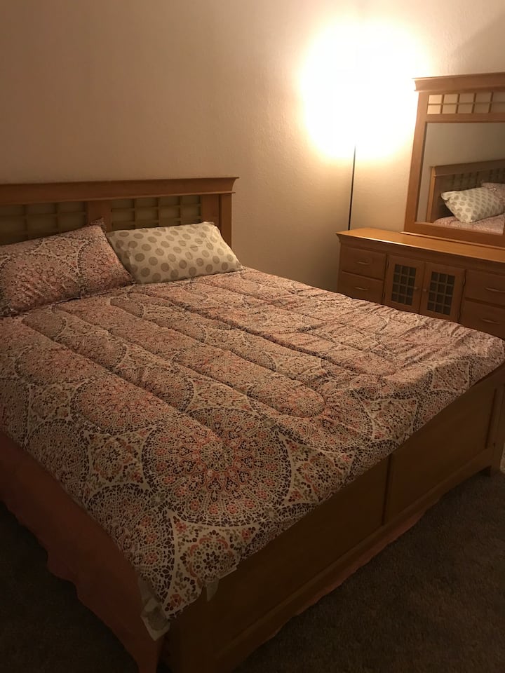 Entire Condo Minutes To Downtown Denver - Aurora, CO