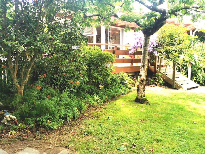 Spacious Oasis - Gisborne