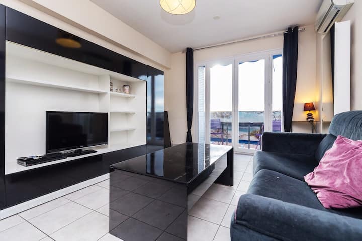 Charmant Appartement Très Bien Placé Avec Vue Mer - Saint-Laurent-du-Var