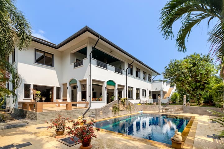 *Families * 8 Beds * Netflix* Large Pool * - Phuket