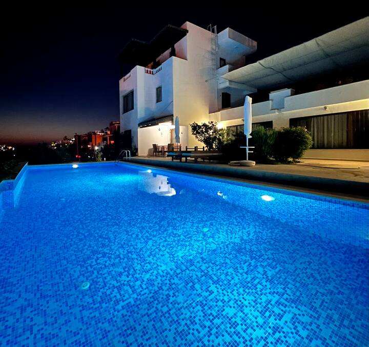 Villa With Private Pool - Turgutreis